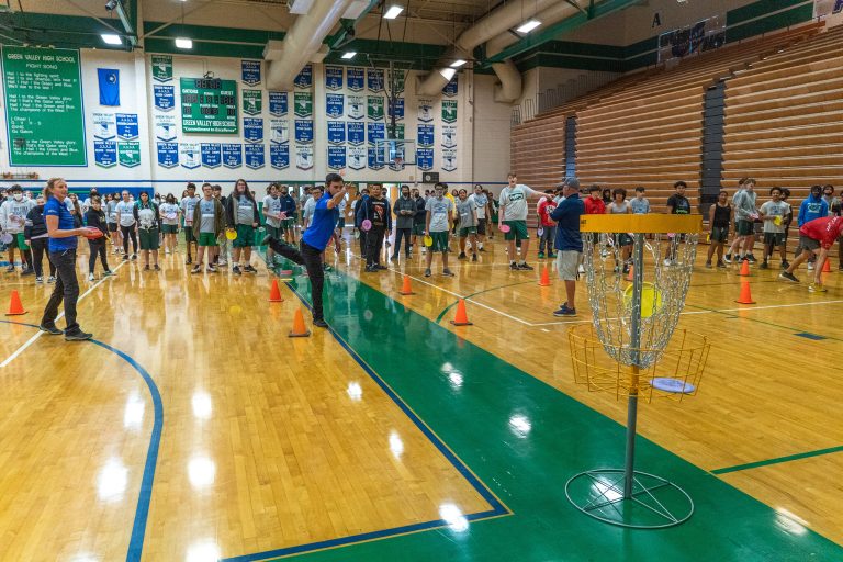 Disc golf pros head to Southeast Alaska to teach the sport to students ...